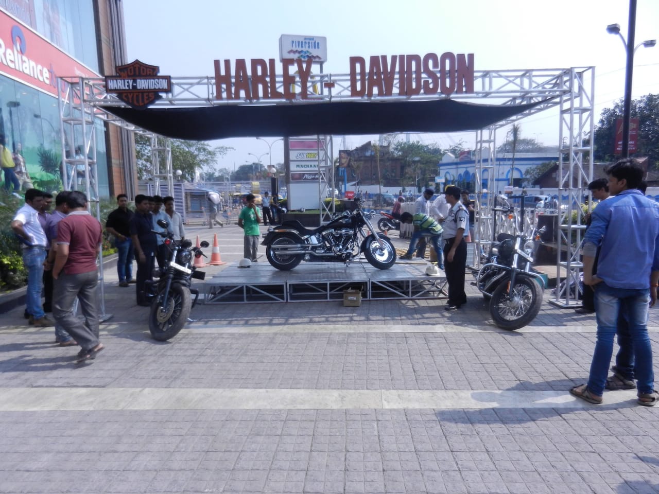 Gallery – Avani Riverside Mall